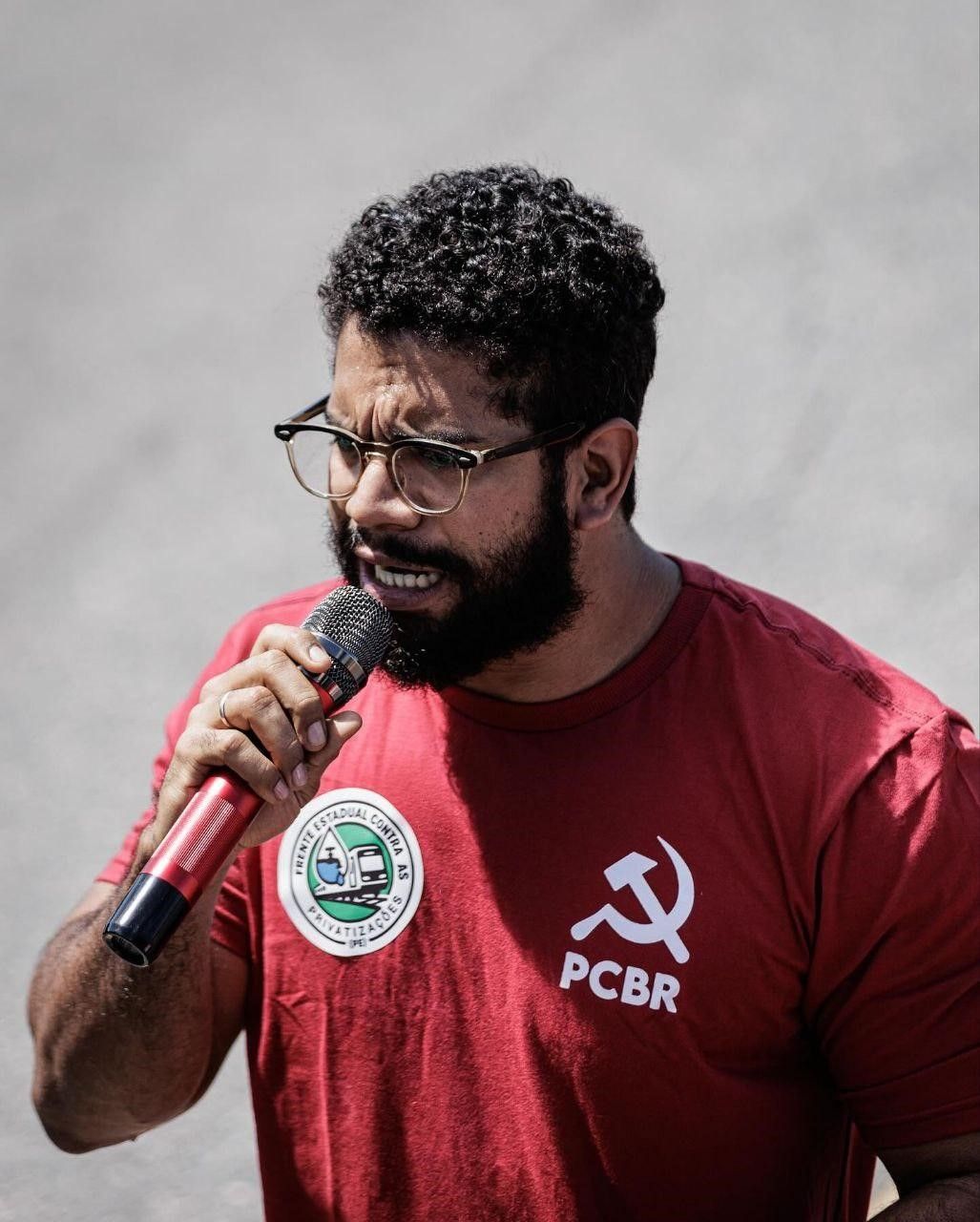 Jones Manoel é ameaçado por neonazistas e responde: “Não temos tempo ...